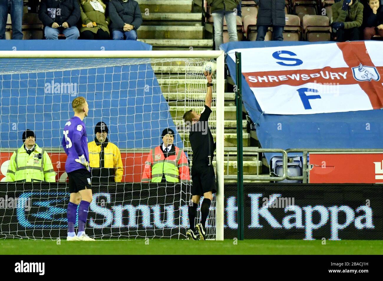 Goal line technology hi-res stock photography and images - Alamy