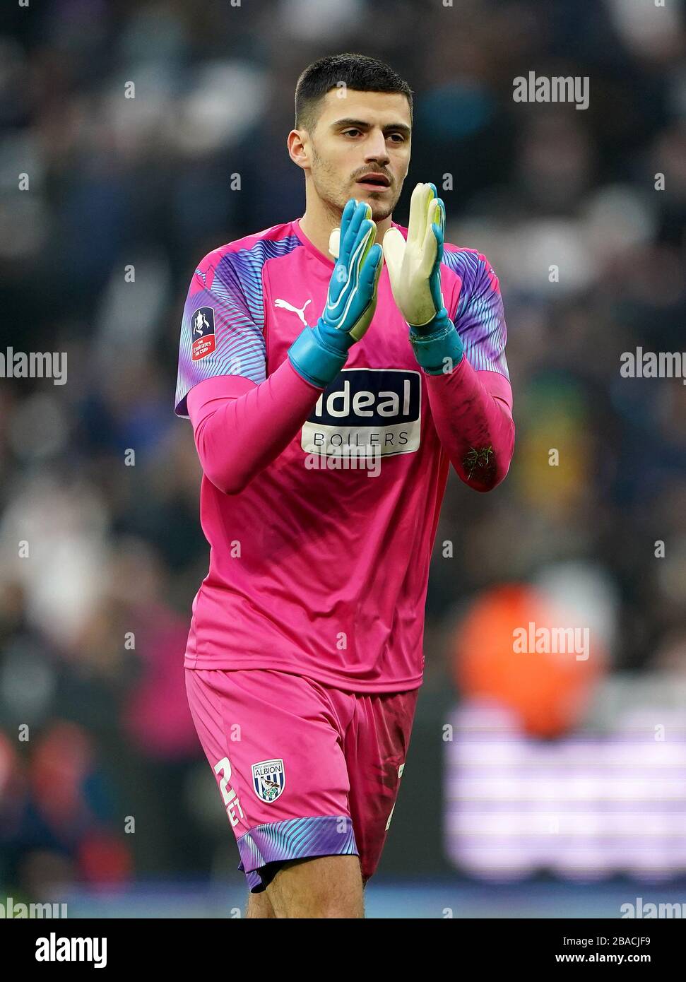 Jonathan bond hi-res stock photography and images - Alamy