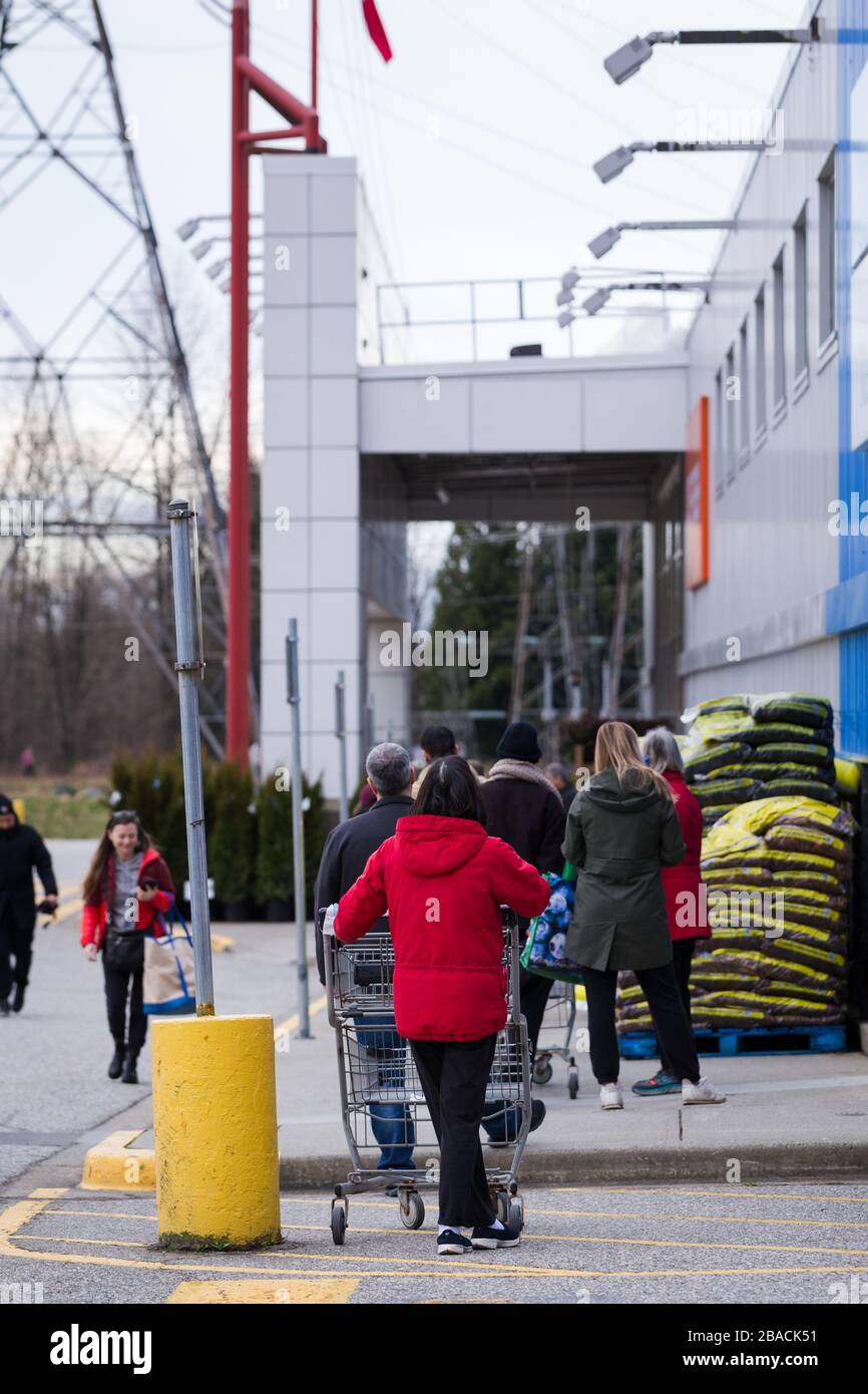 Grocery store line up hi-res stock photography and images - Alamy