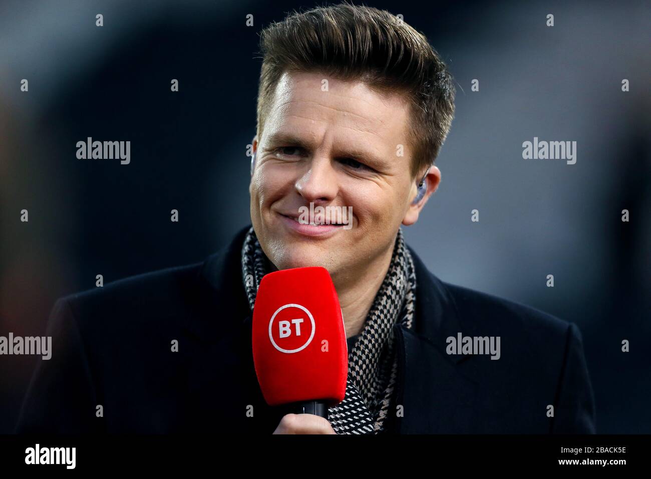 Commentator microphone hi-res stock photography and images - Alamy