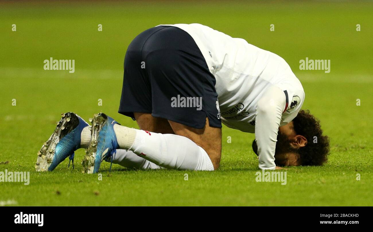 Liverpools mohamed salah celebrates scoring hi-res stock photography ...