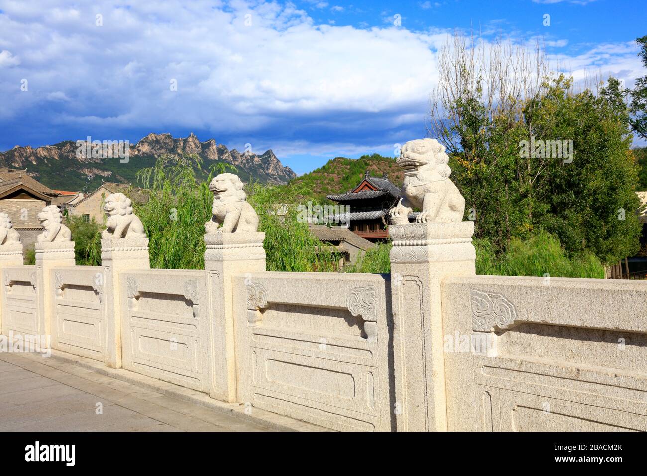 Ancient stone Bridges in China Stock Photo - Alamy