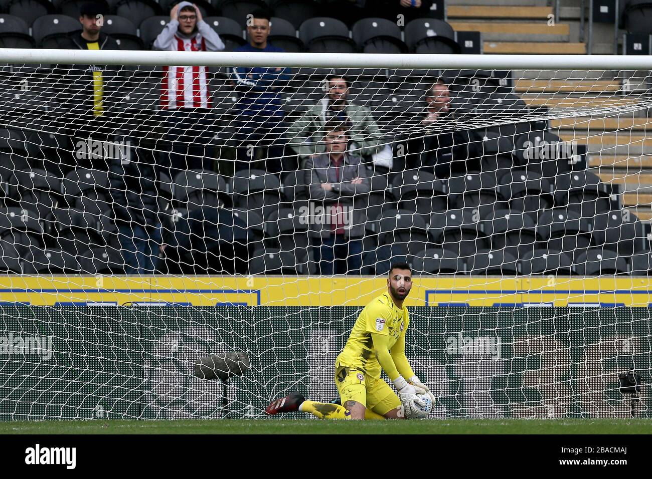 Brentford goalkeeper david raya martin hi-res stock photography and images - Alamy