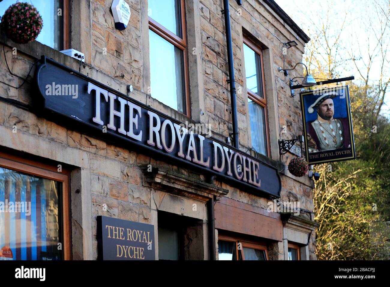 Royal dyche pub hi-res stock photography and images - Alamy