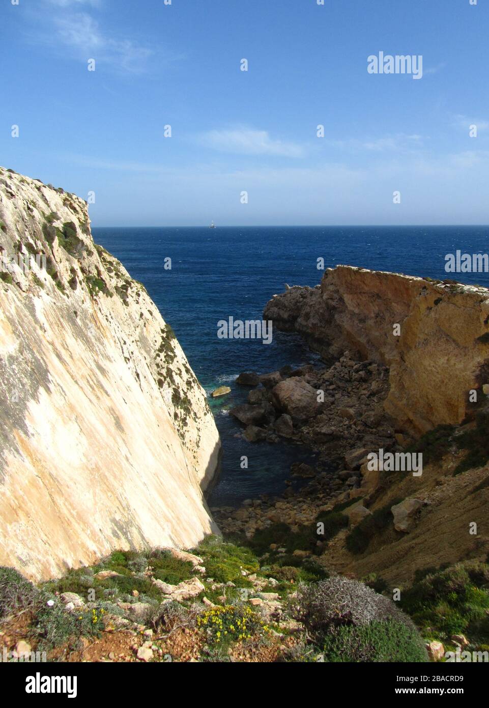Beautiful scenery of rocky cliffs on Lapsi coastline, Maltese Islands ...