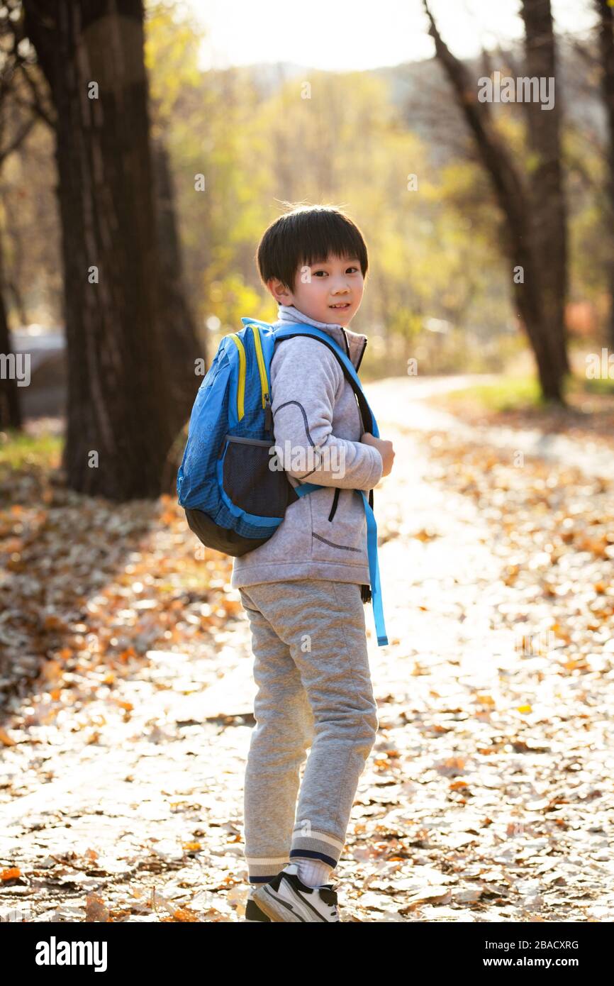 Child with schoolbag asia hi-res stock photography and images - Alamy
