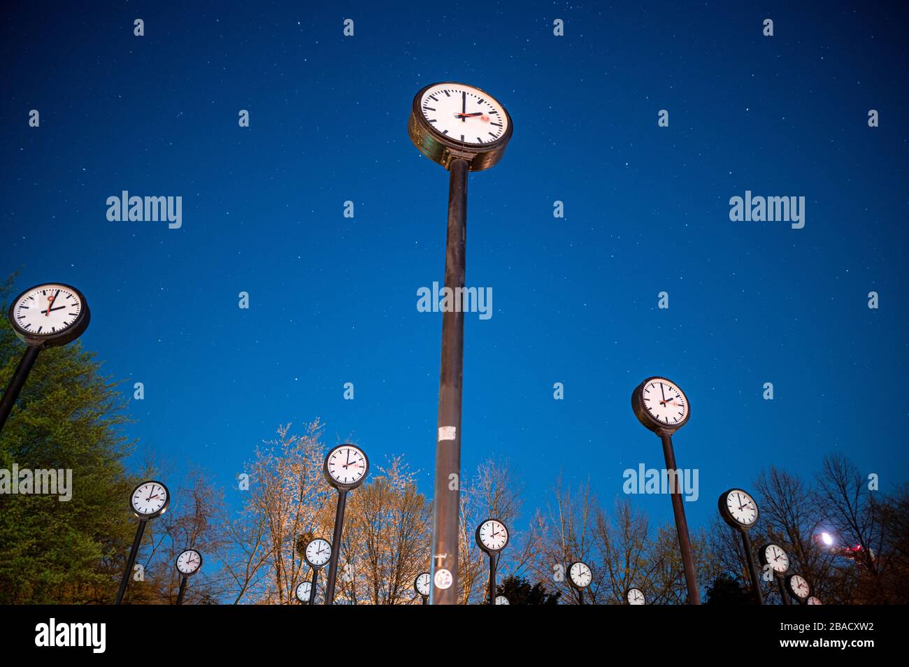 Duesseldorf, Germany. 26th Mar, 2020. The artwork "Zeitfeld" by Klaus ...