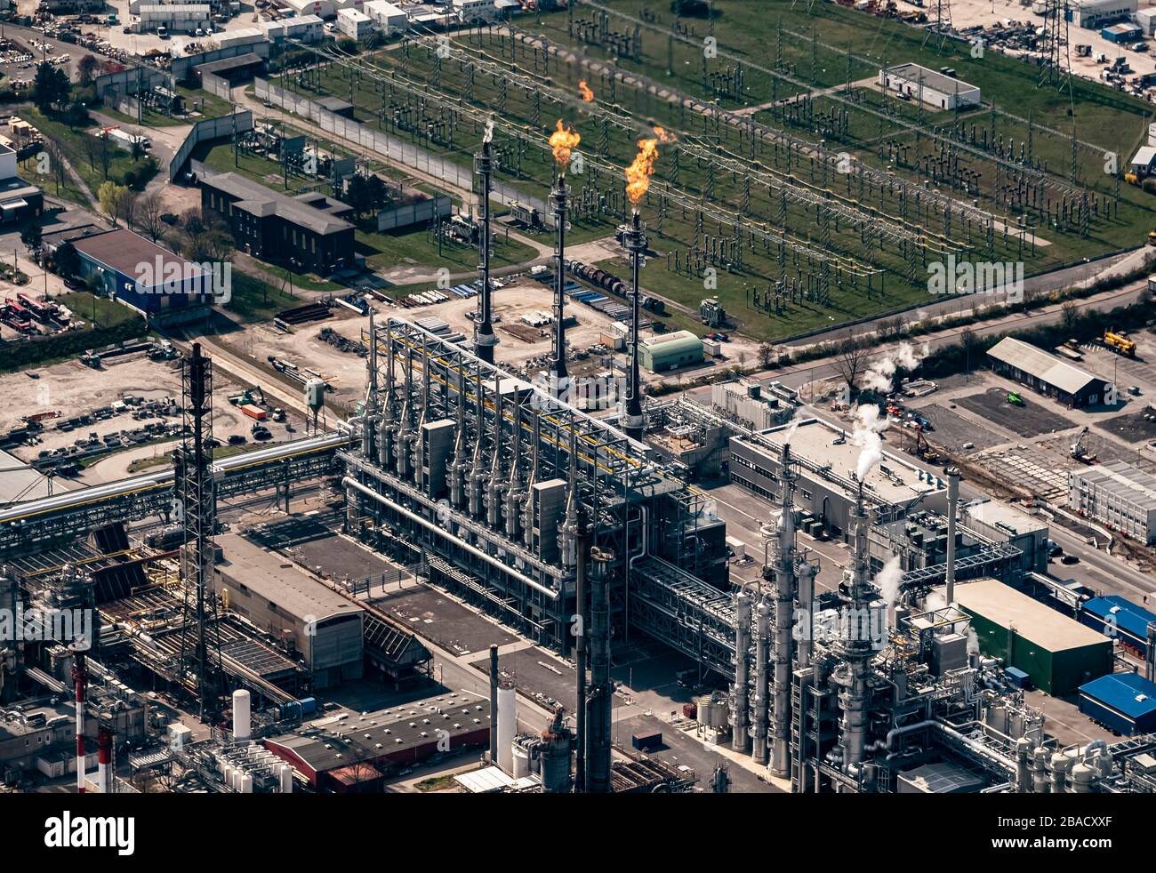 Ludwigshafen, Germany. 26th Mar, 2020. A plant section of BASF in ...