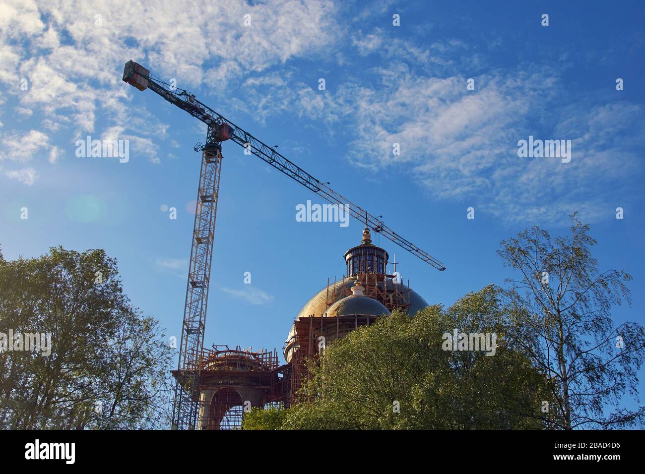 Industrial construction cranes the construction of an building Stock ...