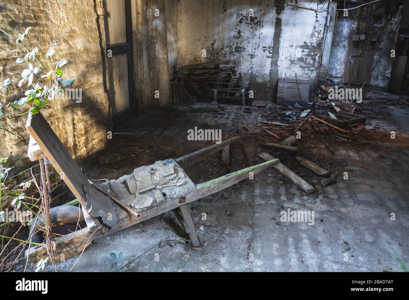Urbex, Old abandoned workplace Stock Photo - Alamy