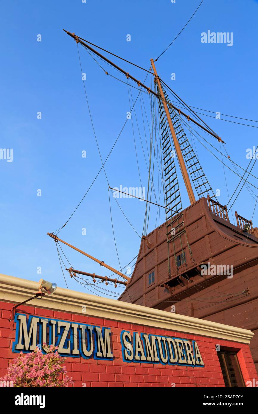 Melaka malacca malaysia ship hi-res stock photography and images - Alamy
