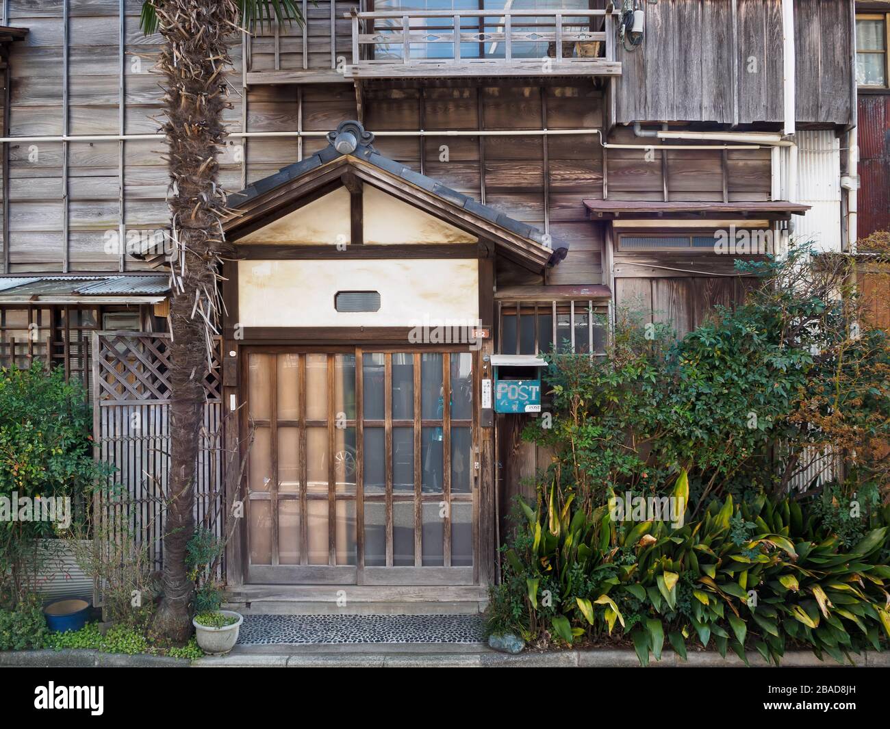 A traditional old wooden house in Tokyo, Japan Stock Photo - Alamy