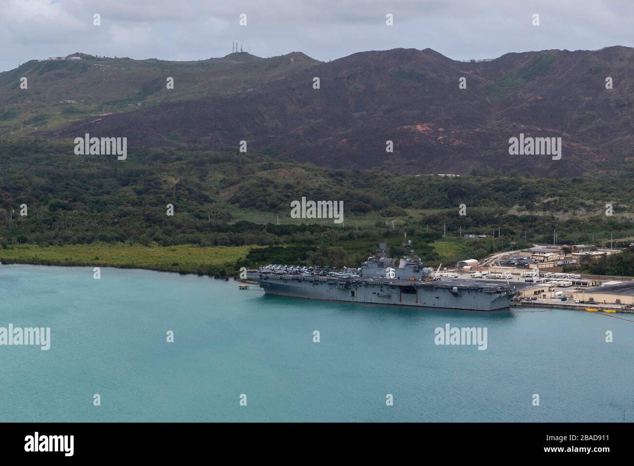 200321-N-BT681-1021 NAVAL BASE GUAM (March 21, 2020) Amphibious assault ...