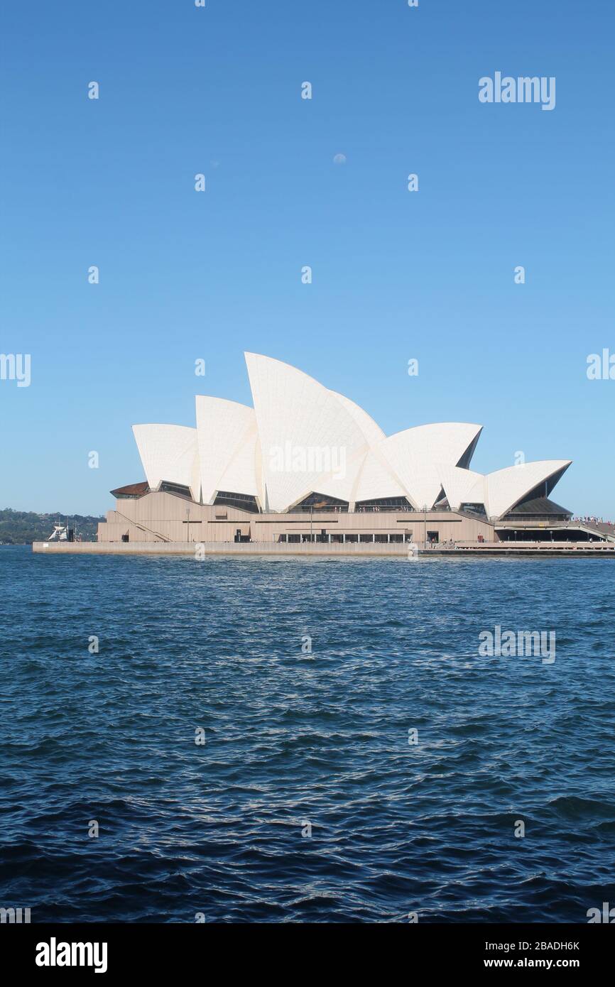 Sydney opera house exterior hi-res stock photography and images - Alamy