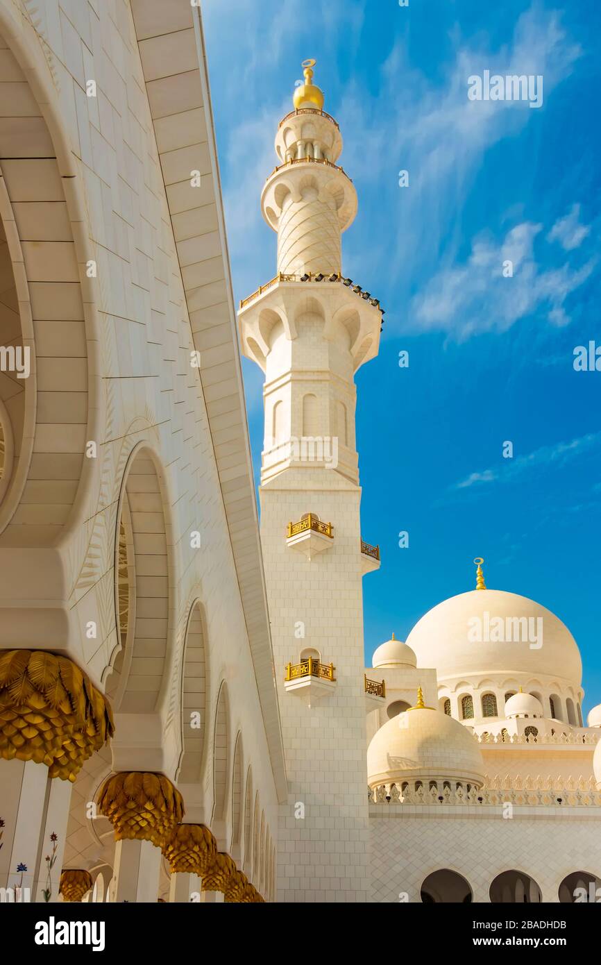 351 feet hi-res stock photography and images - Alamy