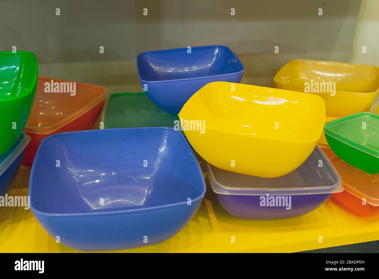 Reusable plate hi-res stock photography and images - Alamy