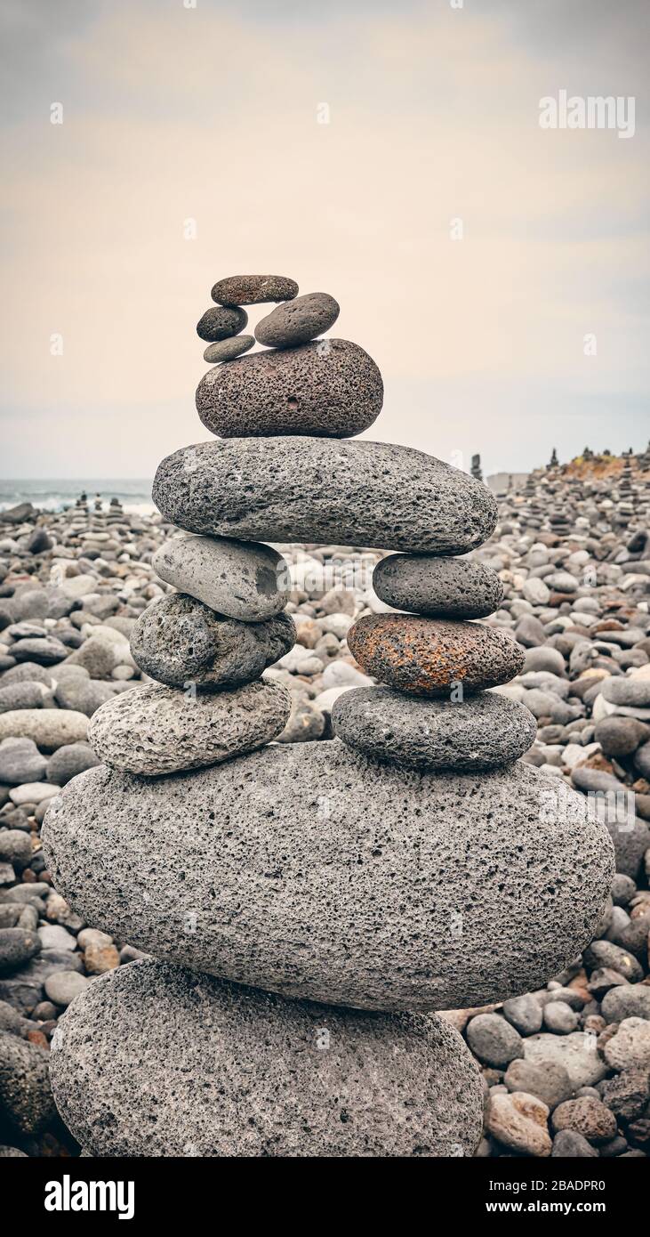Stone stack beach hi-res stock photography and images - Alamy