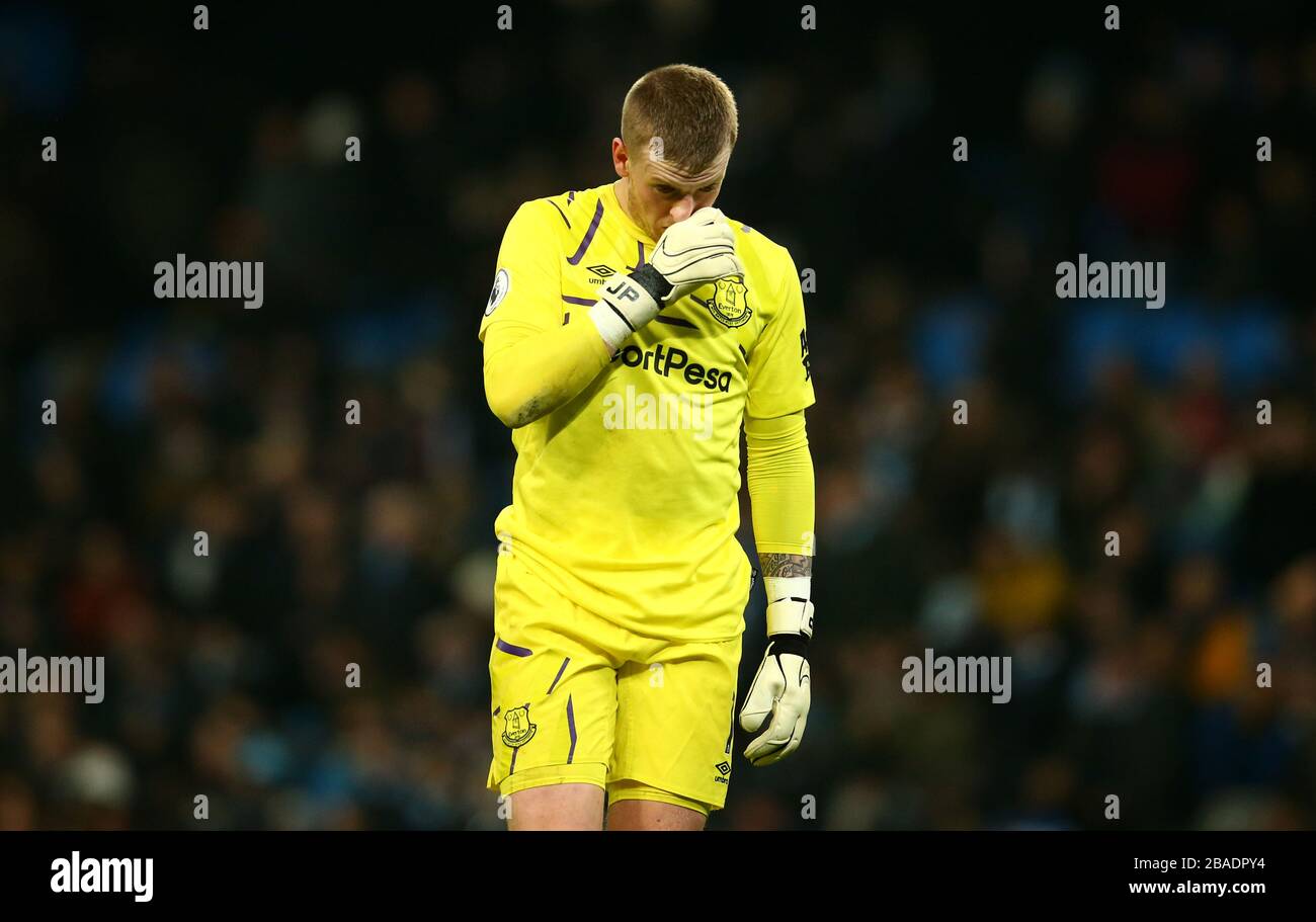 Everton goalkeeper Jordan Pickford reacts Stock Photo - Alamy