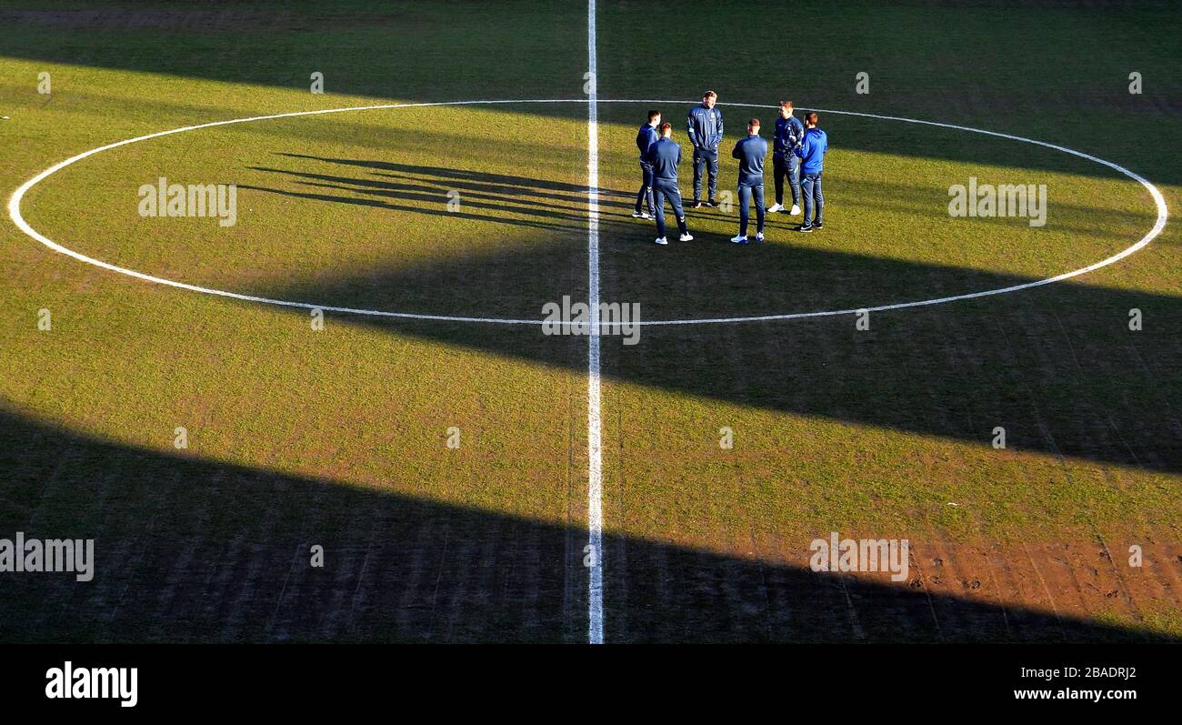Inspect the pitch hi-res stock photography and images - Alamy