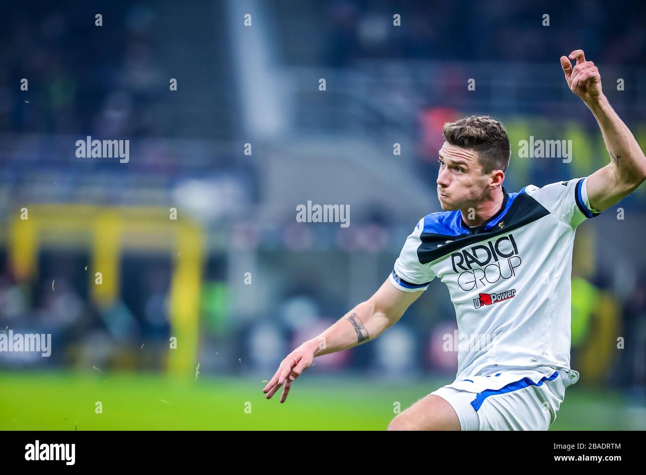 Italian robin hi-res stock photography and images - Alamy