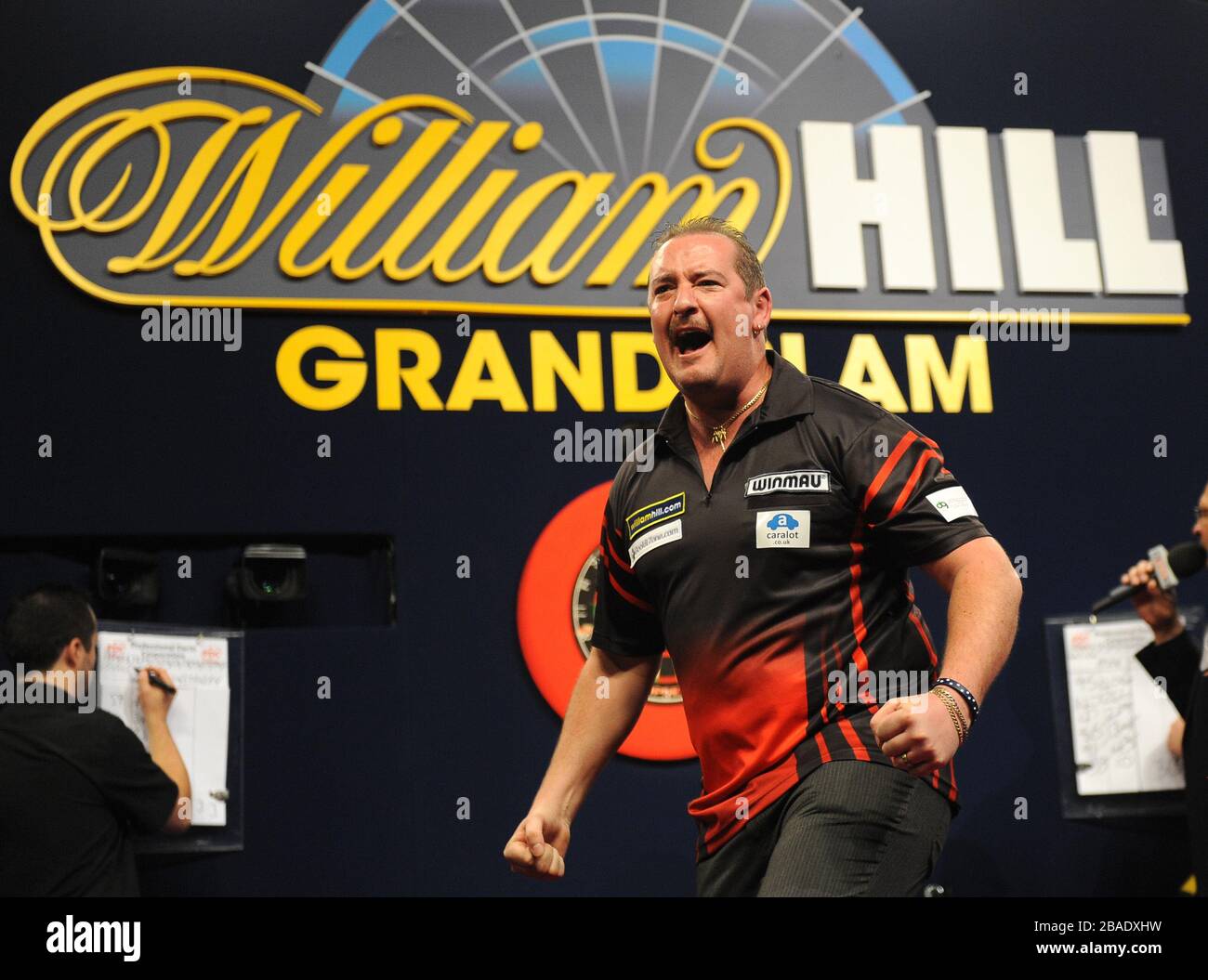 Dean Winstanley celebrates during his match against Kevin Painter Stock ...
