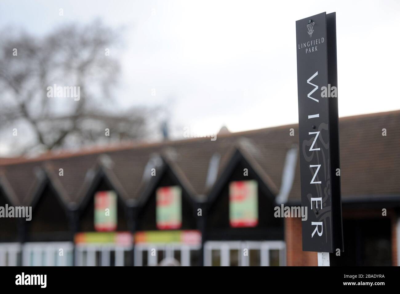 A general view of the winner's post signage at Lingfield Races Stock ...