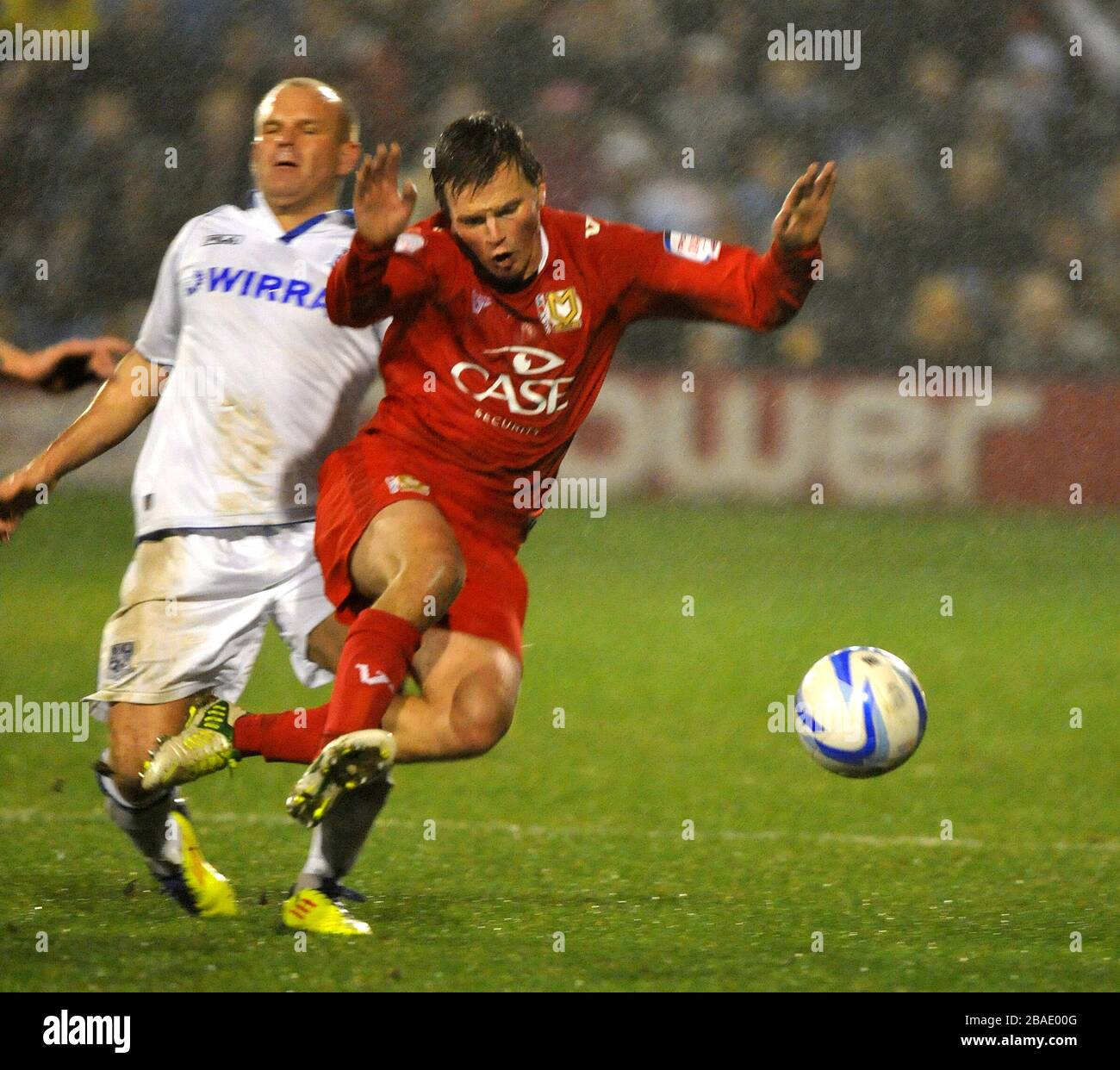 MK Dons Stephen Gleeson Stock Photo - Alamy
