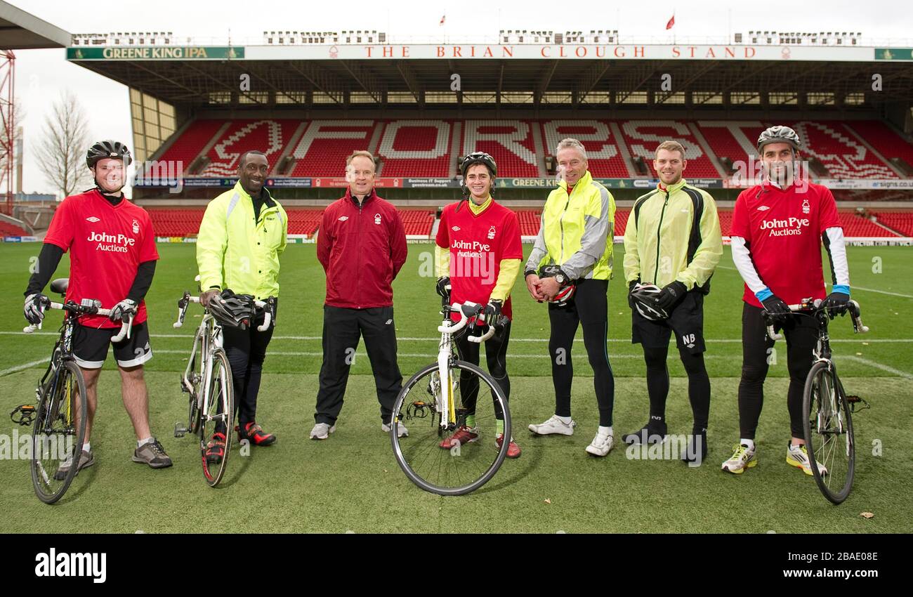 Nottingham Forest manager Sean O'Driscoll with members of his back room ...