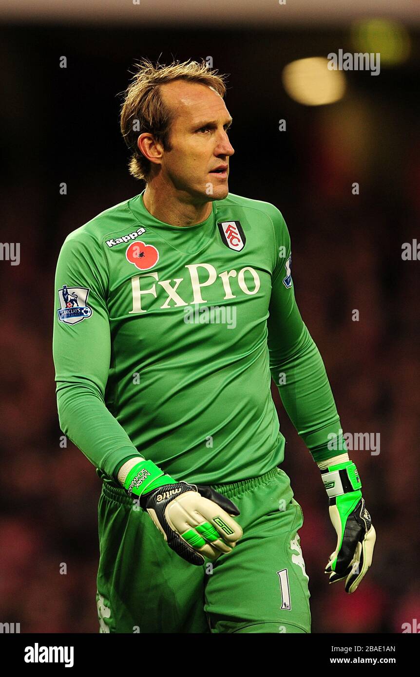 Fulham goalkeeper Mark Schwarzer Stock Photo - Alamy