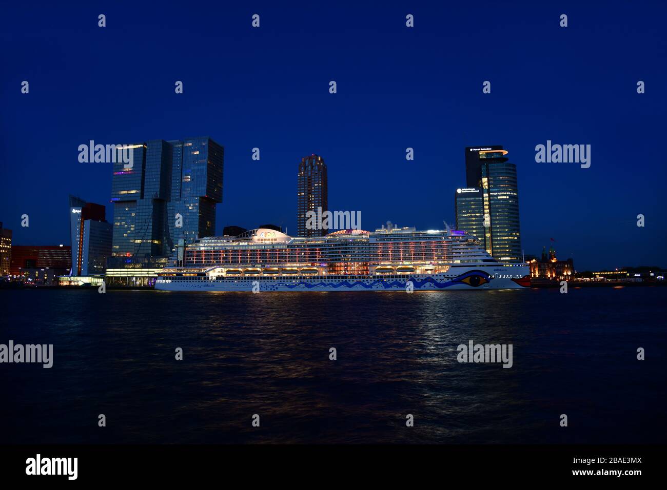 Rotterdam cruise ship hi-res stock photography and images - Alamy