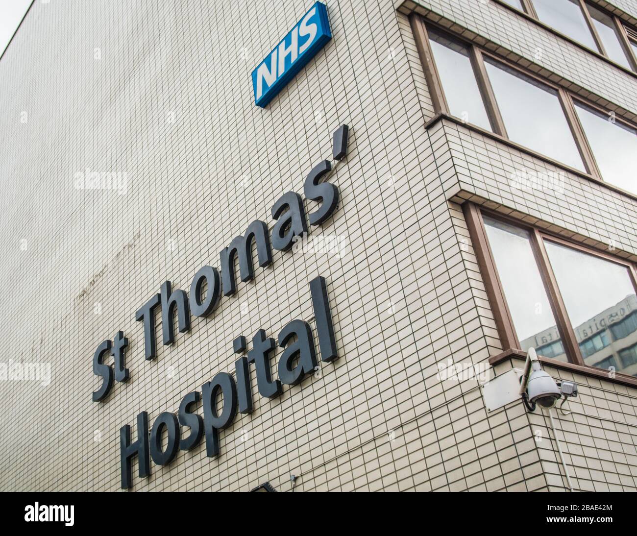 Nhs logo on building hi-res stock photography and images - Alamy