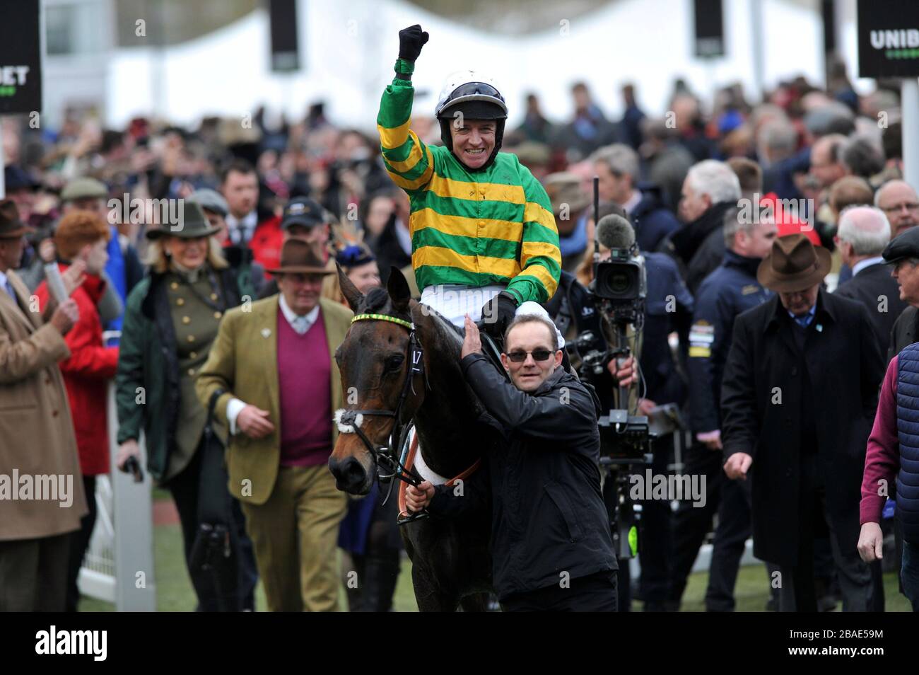 Crowds gather at Cheltenham Racecourse for the 2020 Festival of racing ...