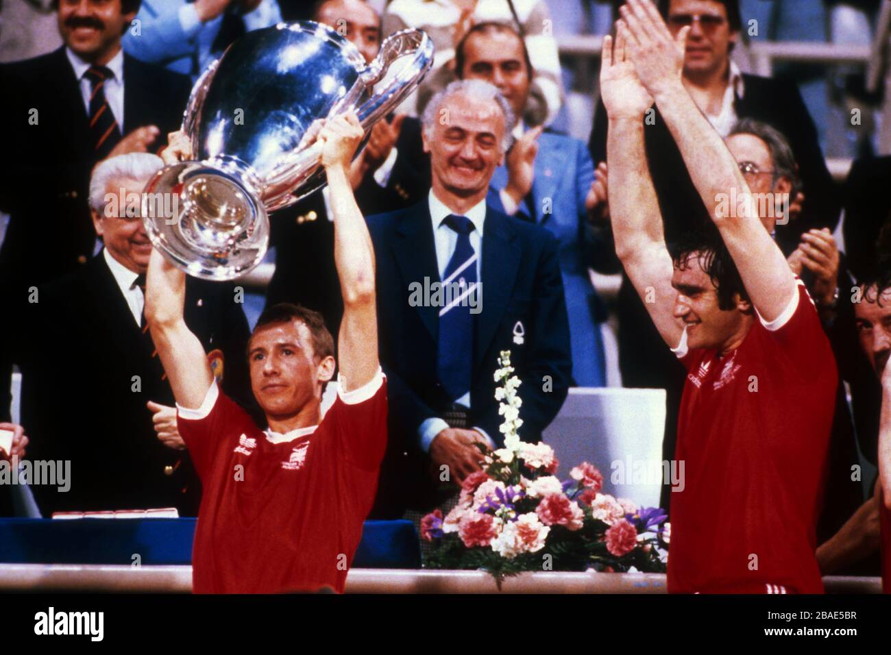 Nottingham Forest captain John McGovern lifts the European Cup after ...