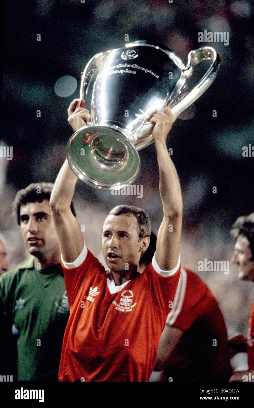 Nottingham forest captain john mcgovern lifts the european cup hi-res ...