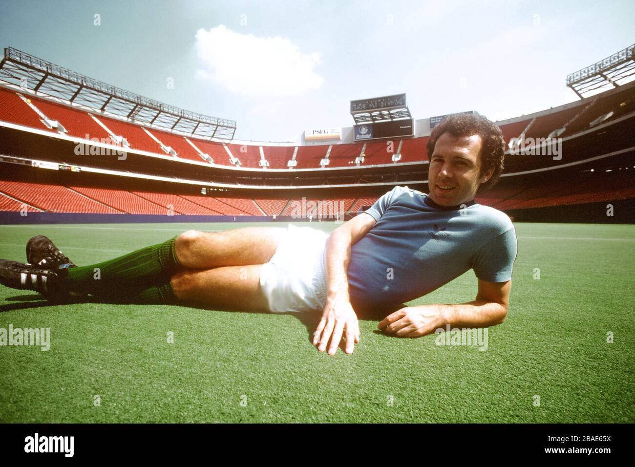 New York Cosmos' Franz Beckenbauer takes it easy in Giants Stadium ...
