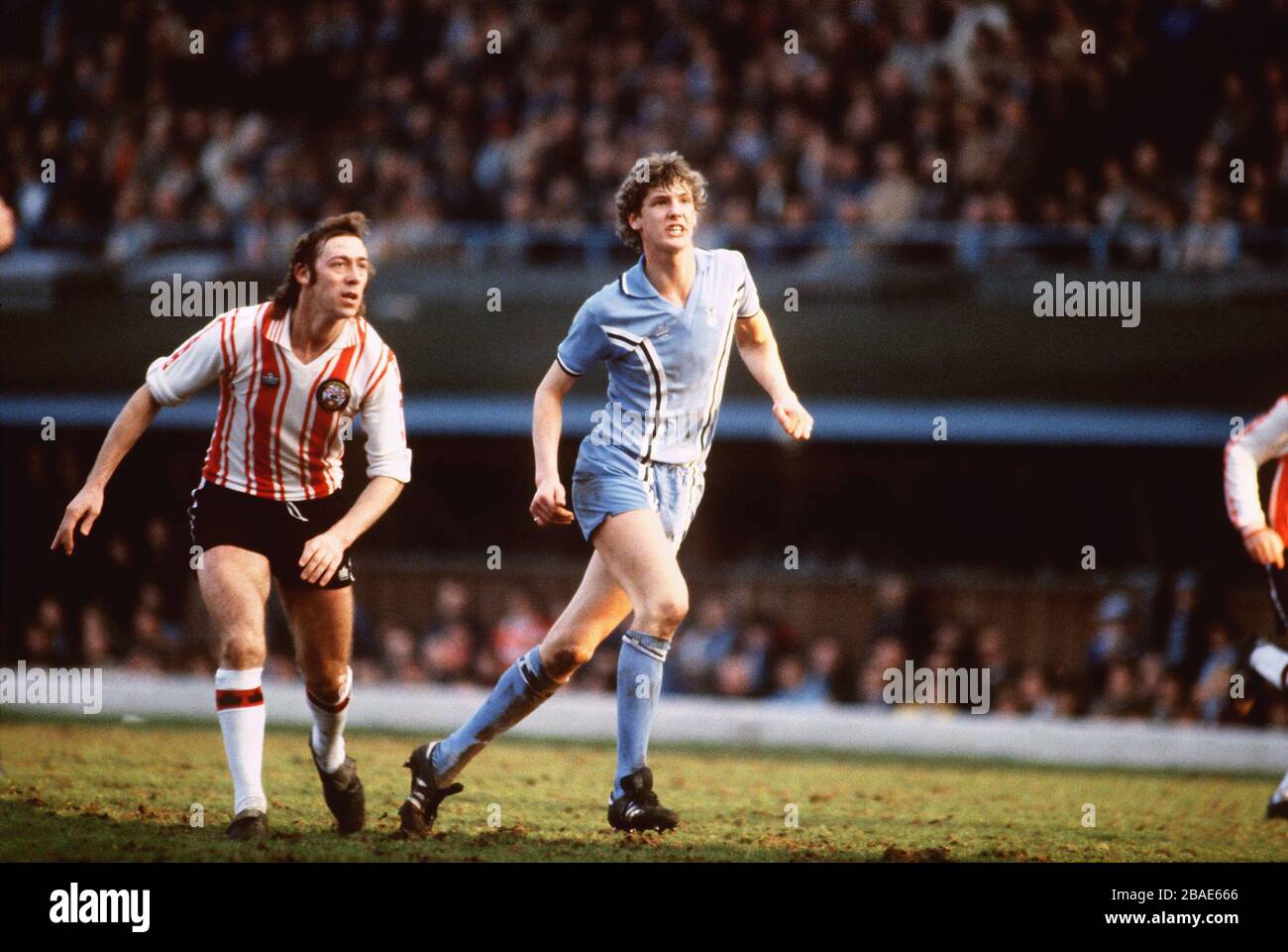 Coventry City's Gary Gillespie (right) and Southampton's Charlie George ...