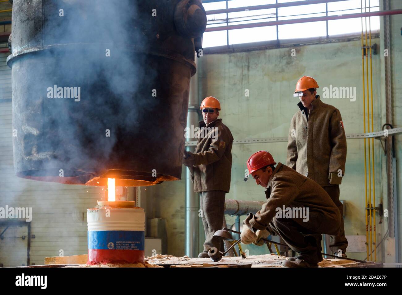Power plant workers hi-res stock photography and images - Alamy