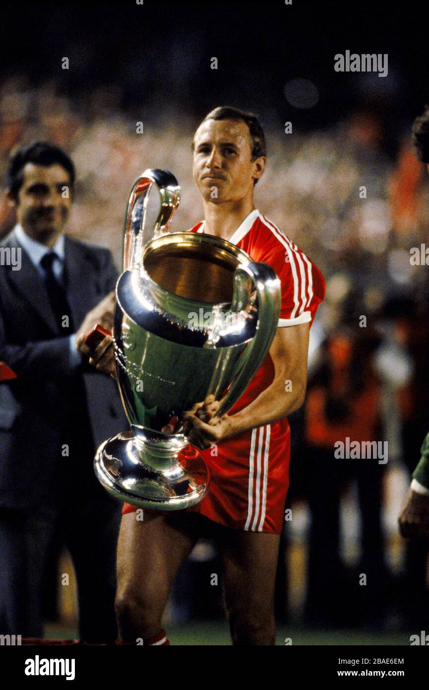Nottingham Forest captain John McGovern with the European Cup after ...