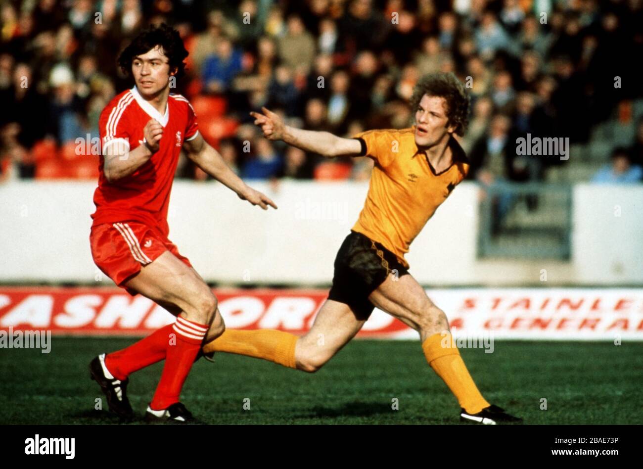 Wolverhampton Wanderers' Andy Gray (r) is marked by Middlesbrough's ...