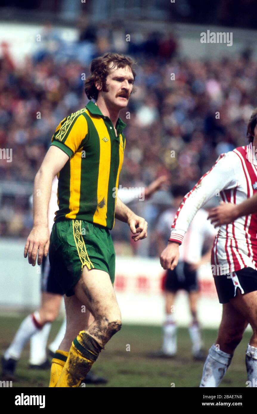 Ally robertson, west bromwich albion hi-res stock photography and ...