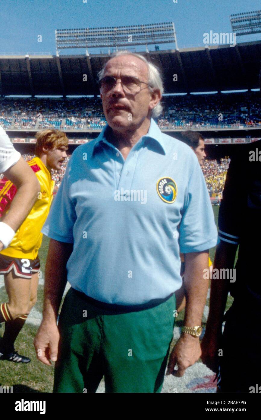 Coach hennes weisweiler hi-res stock photography and images - Alamy