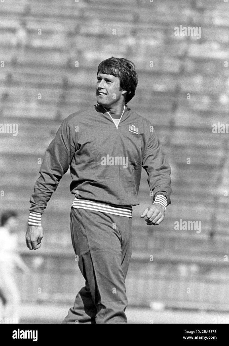 Geoff hurst hi-res stock photography and images - Alamy