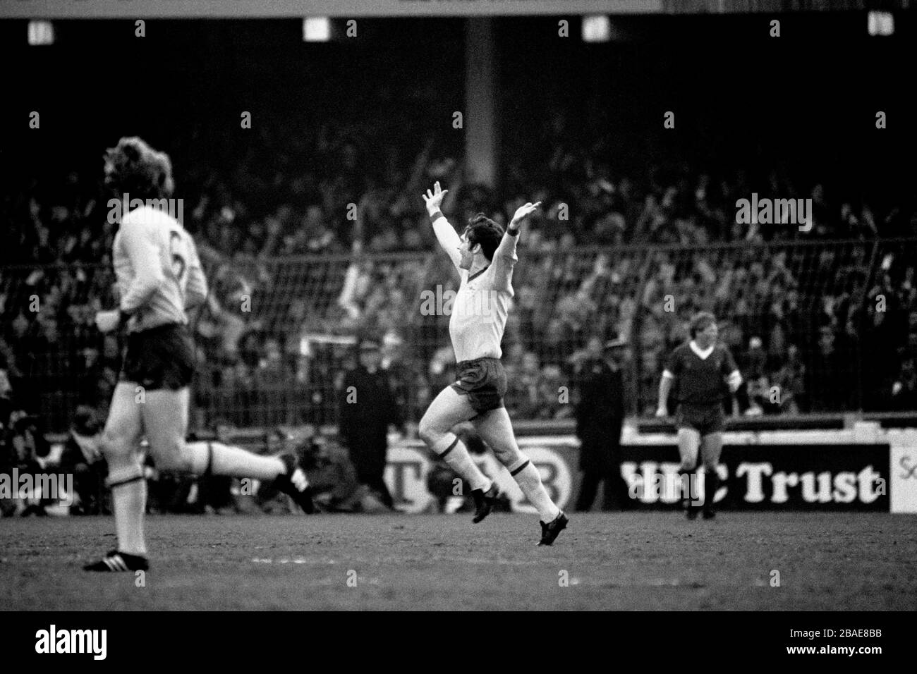 Arsenal's Pat Rice celebrates the winning goal, scored by teammate ...