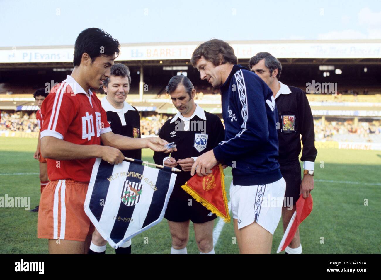 West Bromwich Albion captain John Wile swaps pennant's with the captain ...