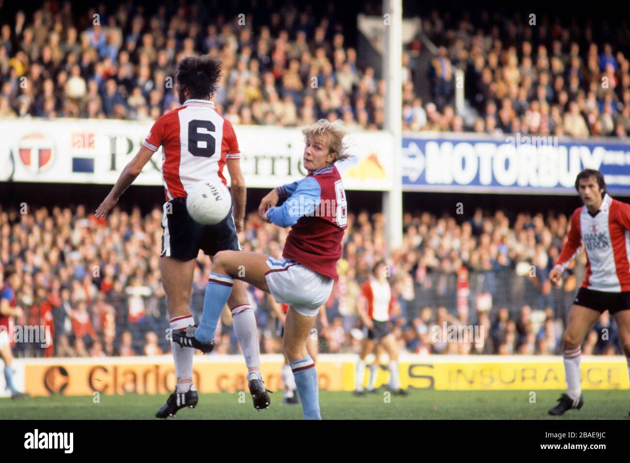 Chris nicholl aston villa football hi-res stock photography and images ...