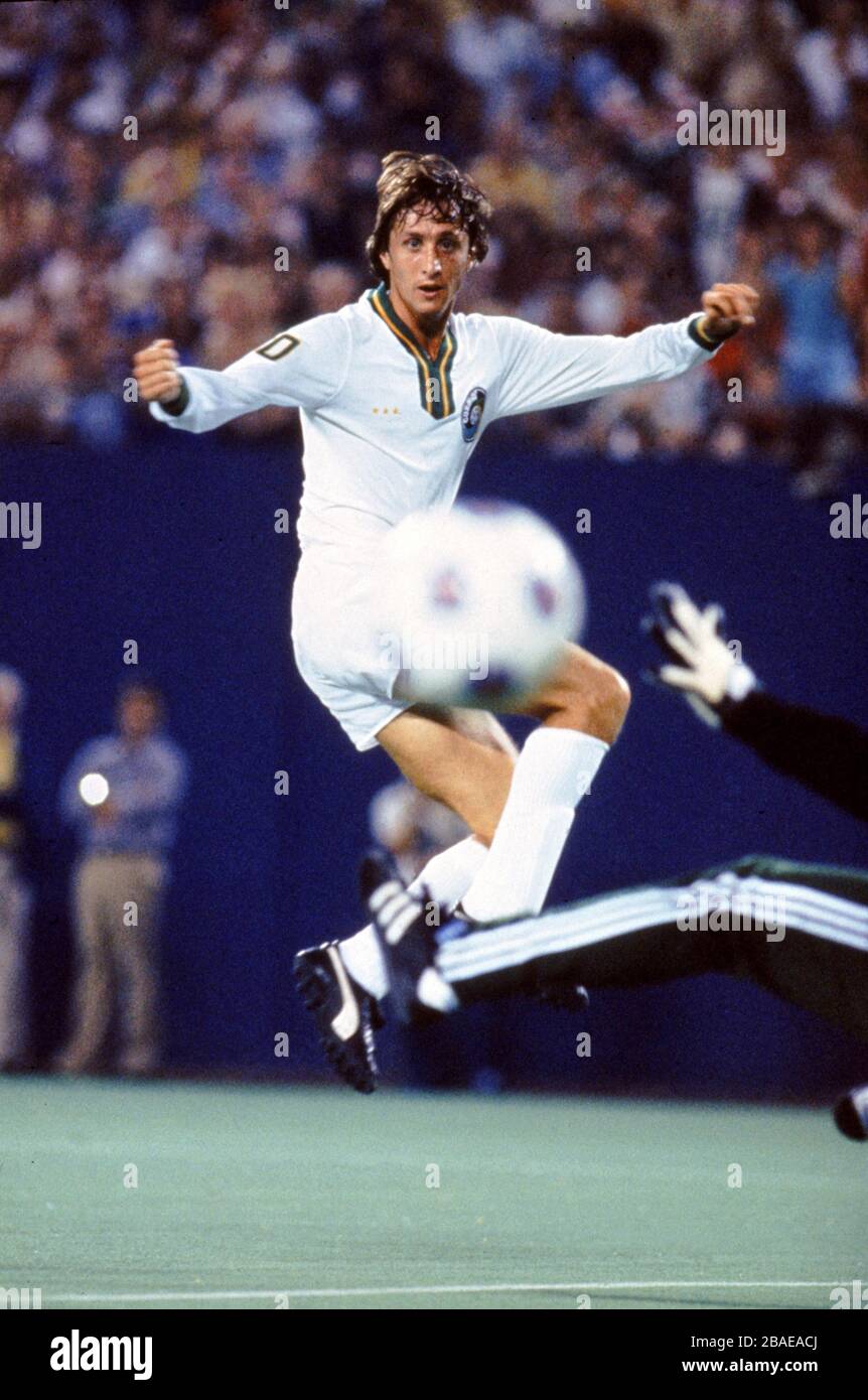 Johan cruyff hi-res stock photography and images - Alamy