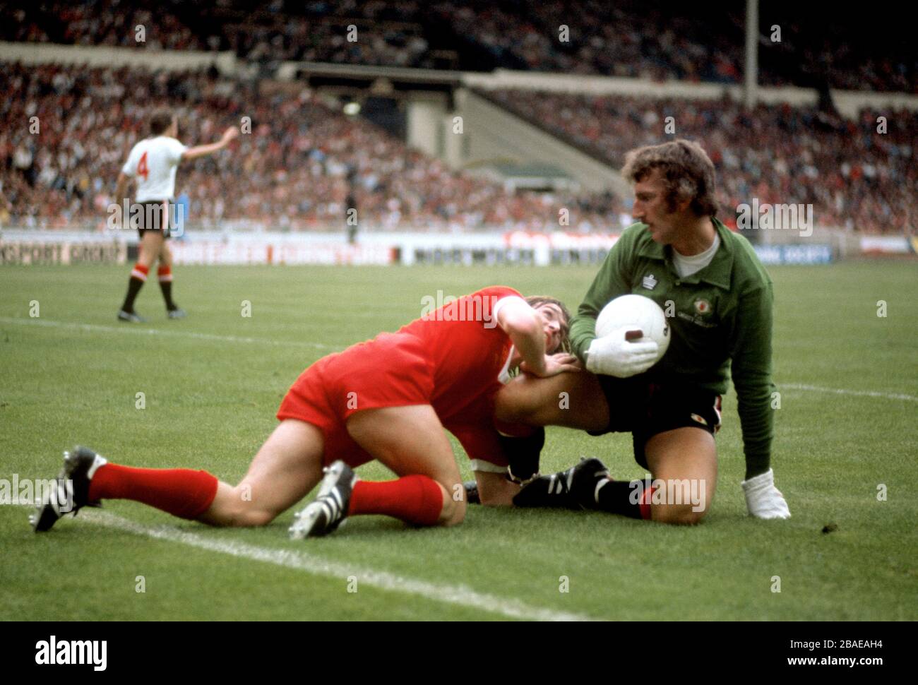 Alex stepney manchester united hi-res stock photography and images - Alamy