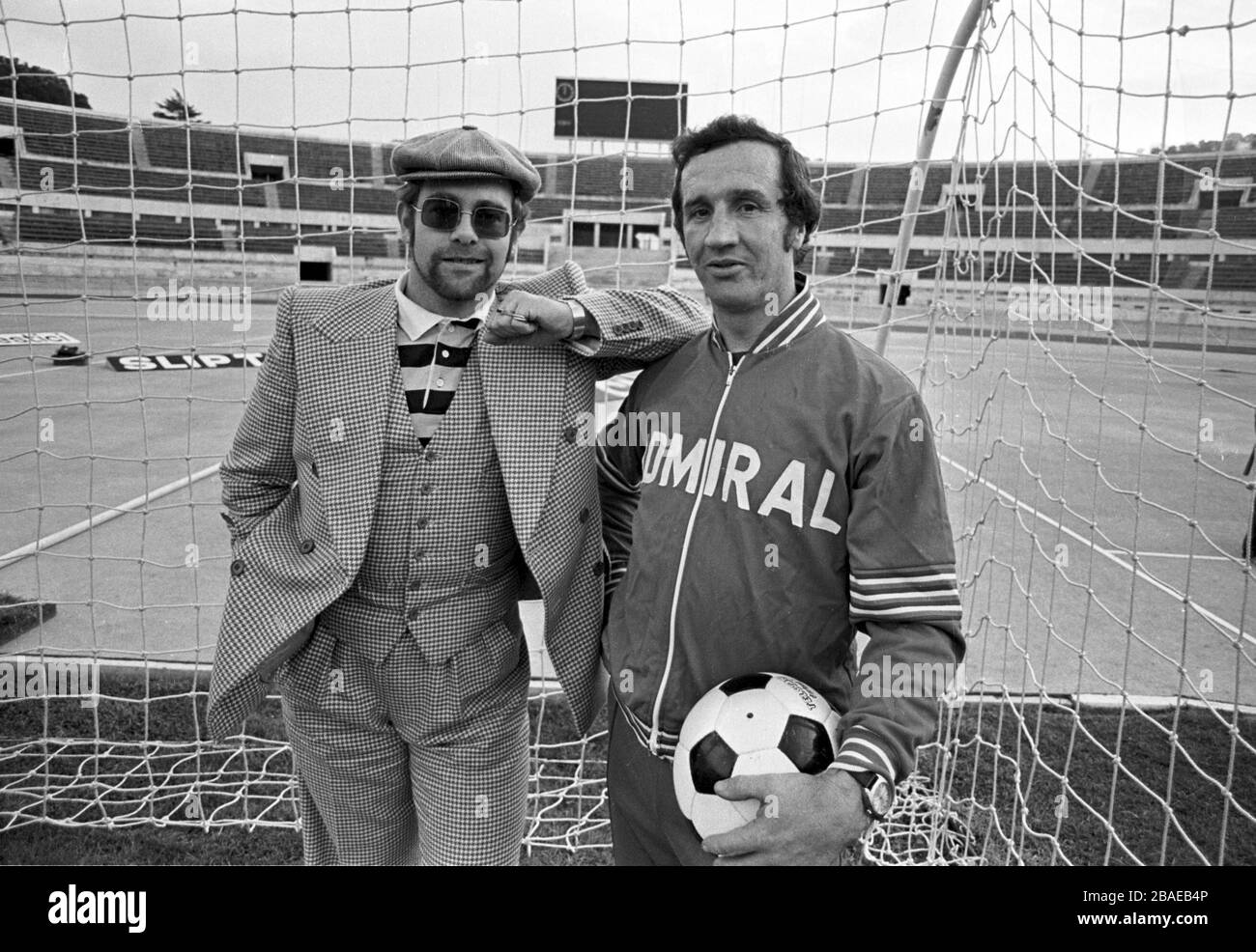 Sir Elton John with England coach Bill Taylor Stock Photo - Alamy