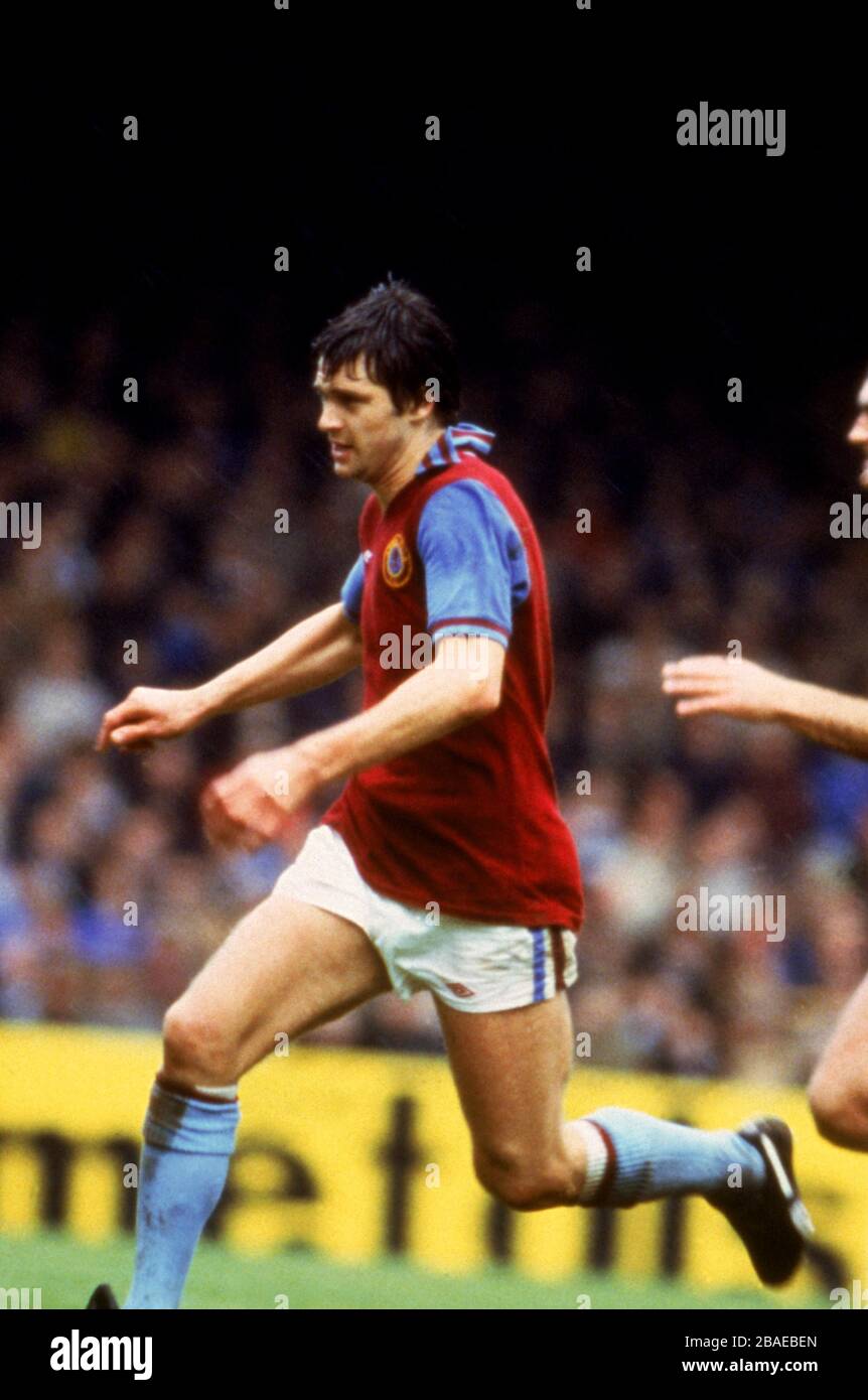 Brian little aston villa football hi-res stock photography and images ...