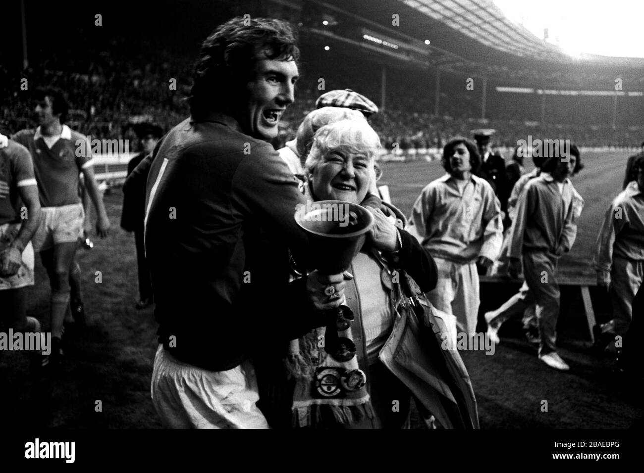 Manchester City goalkeeper Joe Corrigan (l) celebrates victory with ...